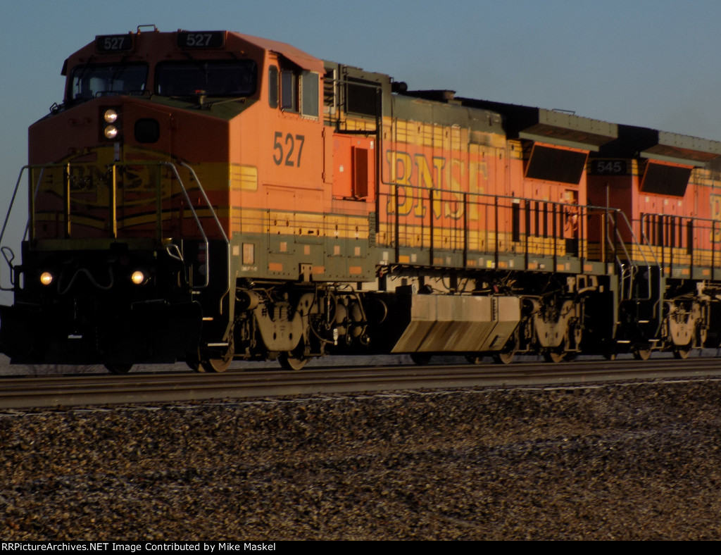 BNSF 527